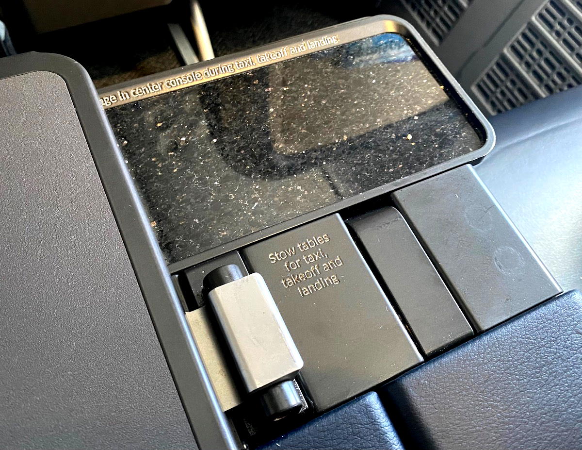 Review: United Airlines 737 MAX 9 First Class (ORD-BOS) - One Mile at a ...