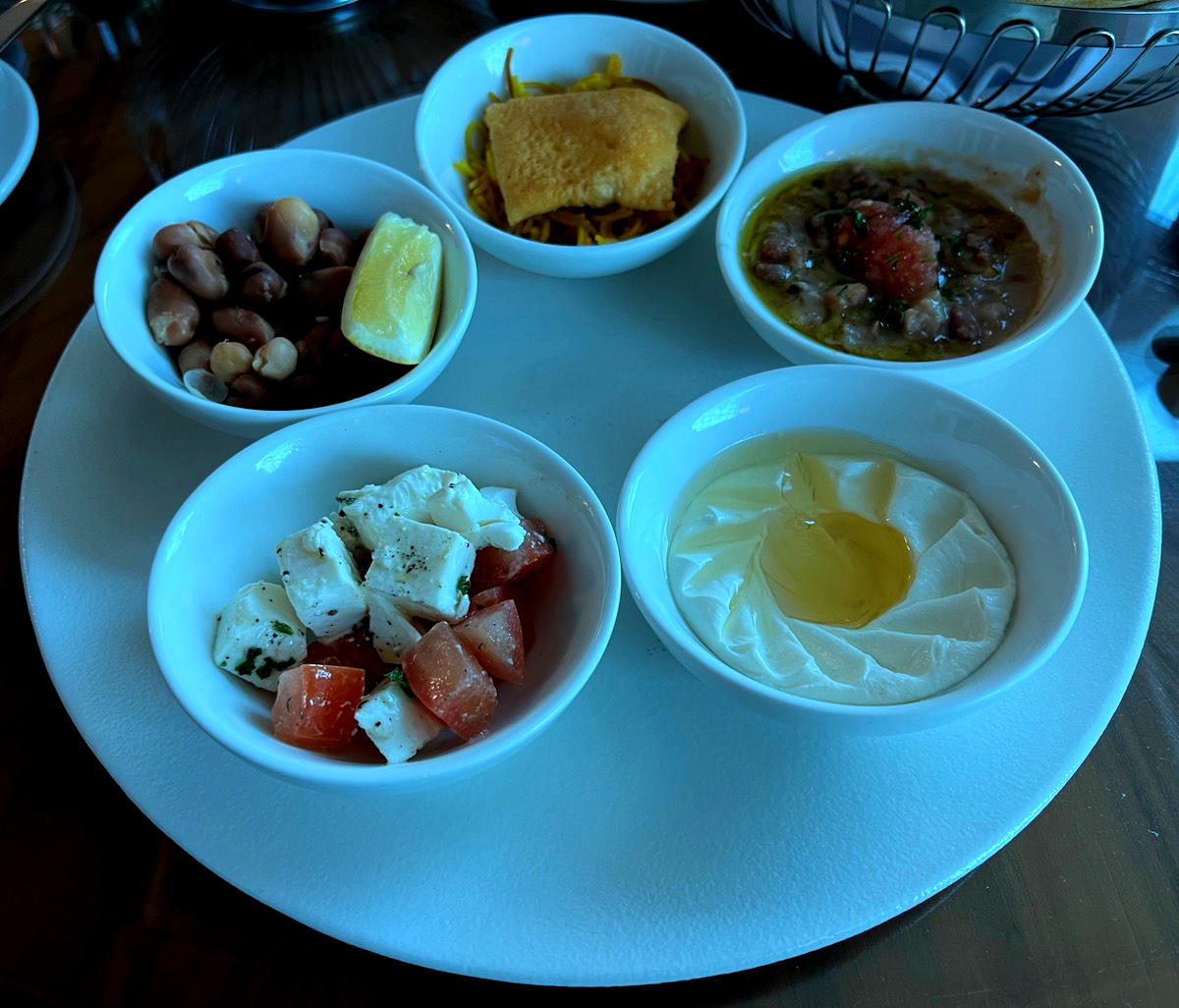 Caviar All The Way To Bologna: My Emirates First Class Non-Review - One ...