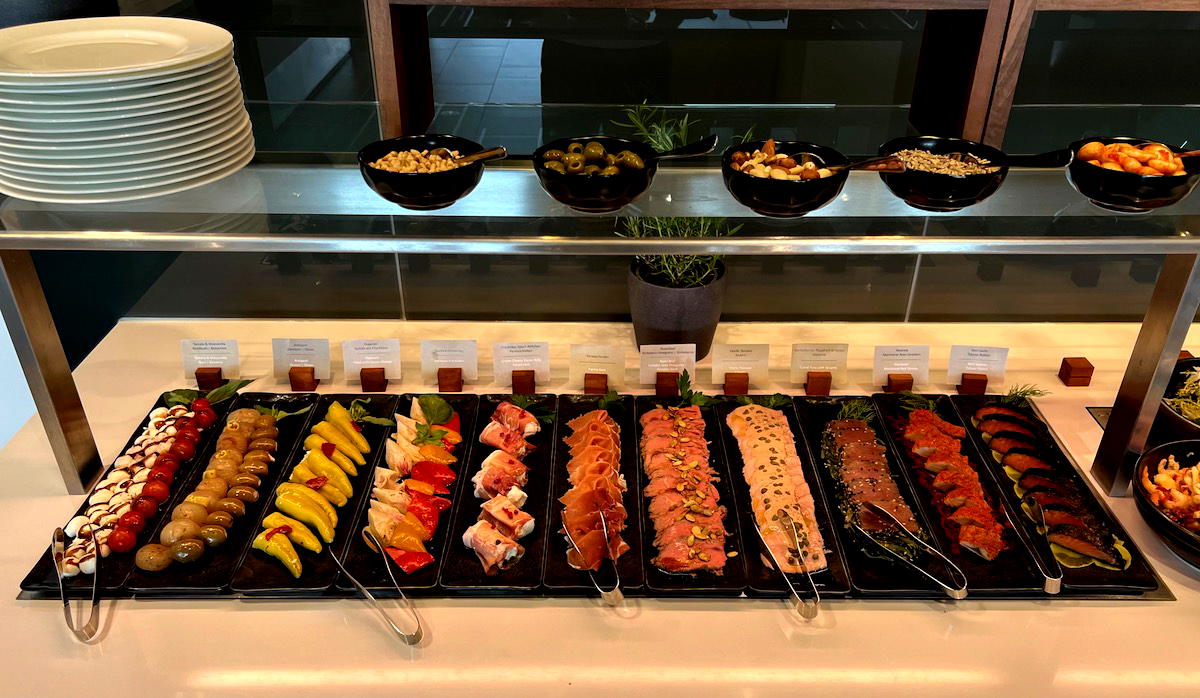 Review: Lufthansa First Class Lounge Munich Airport Satellite (MUC ...