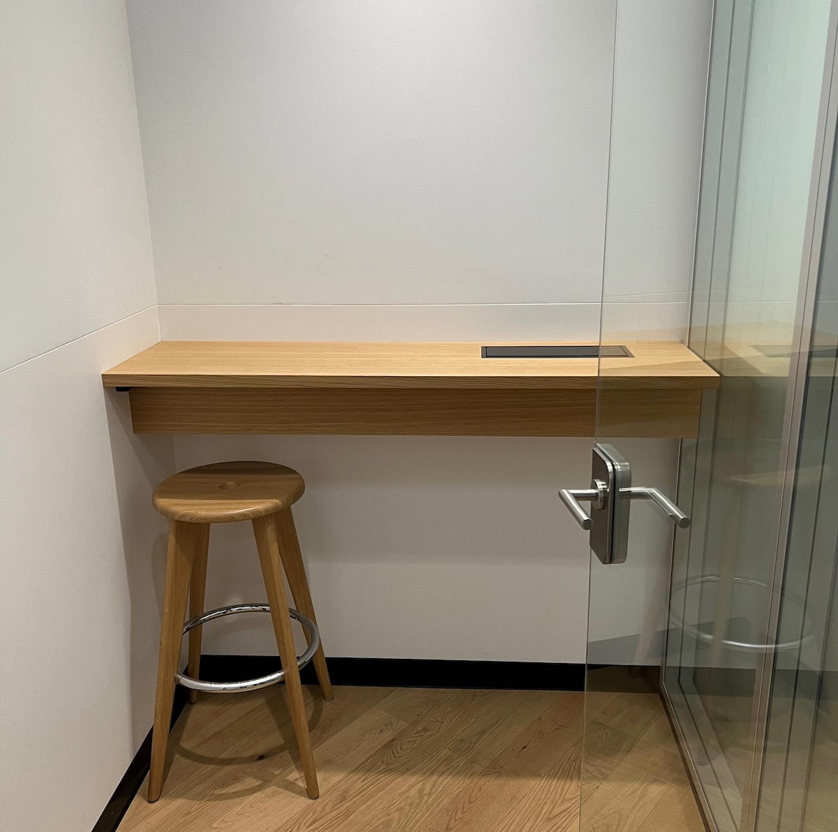 Review: SWISS Arrivals Lounge Zurich Airport (ZRH) - One Mile at a Time