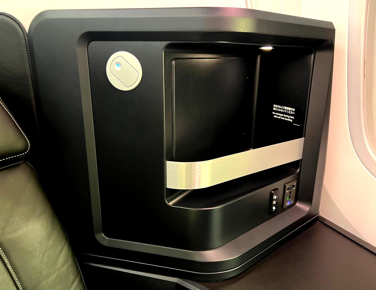 Review: ZIPAIR Full Flat Business Class Boeing 787 (ICN-NRT) - One Mile ...