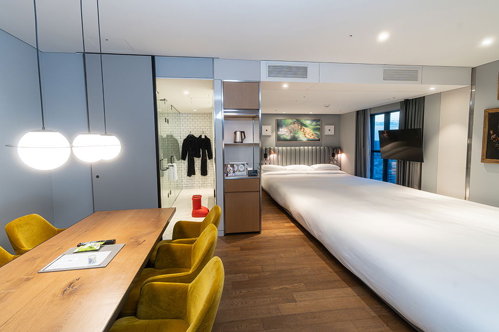 Wait, This Marriott Hotel Bed Is Real, Not Photoshop?! - One Mile at a Time